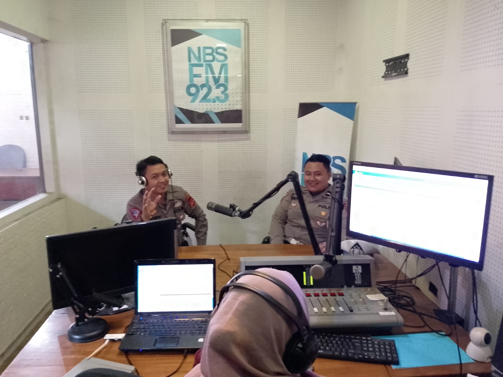 On Air di Radio, Petugas Ops Keselamatan di Sukabumi Sosialisasikan ...